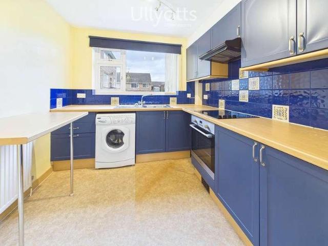 2 bed flat for sale