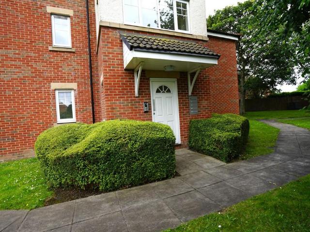2 bed flat for sale