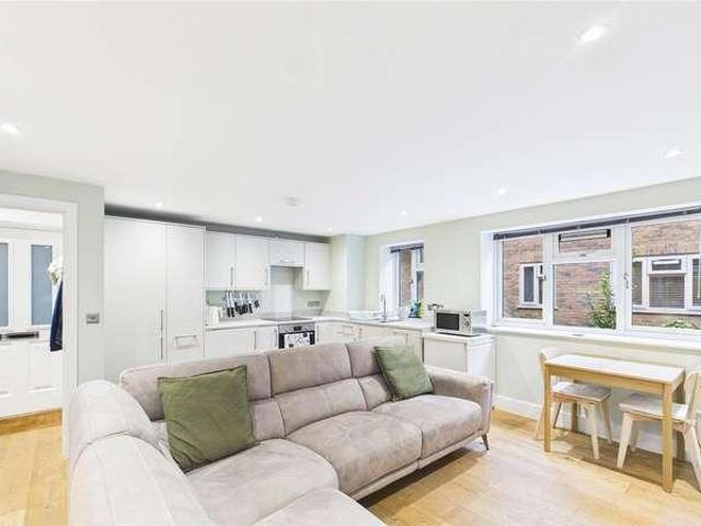 2 bed flat for sale