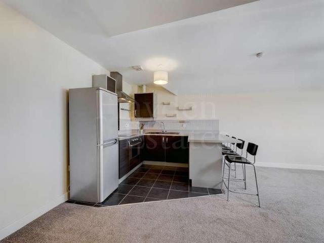 2 bed flat for sale