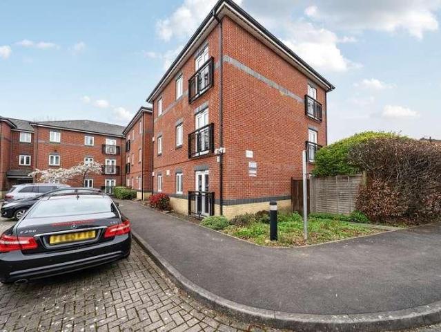 2 bed flat for sale