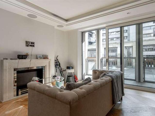 2 bed flat for sale