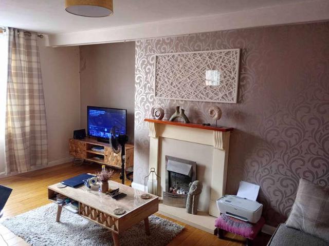 2 bed flat for sale