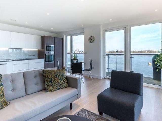 2 bed flat for sale
