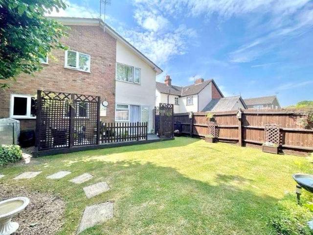 2 bed flat for sale