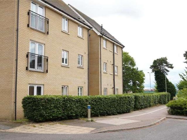 2 bed flat for sale