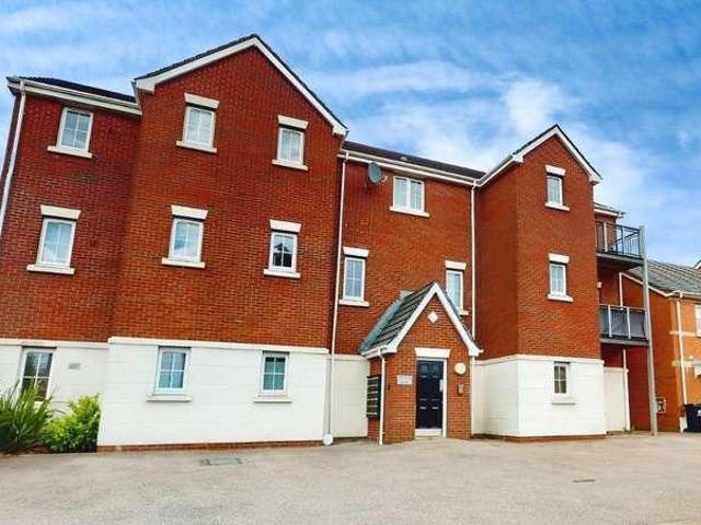 2 bed flat for sale
