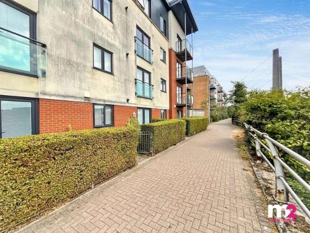 2 bed flat for sale