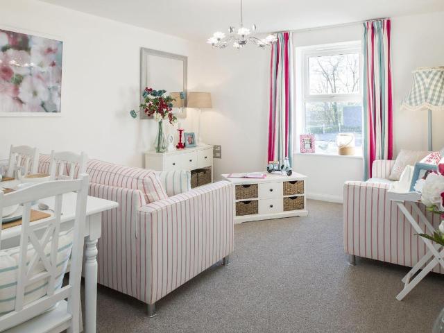 2 bed flat for sale