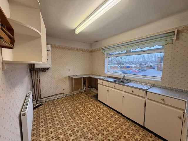 2 bed flat for sale