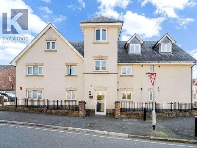 2 bed flat for sale