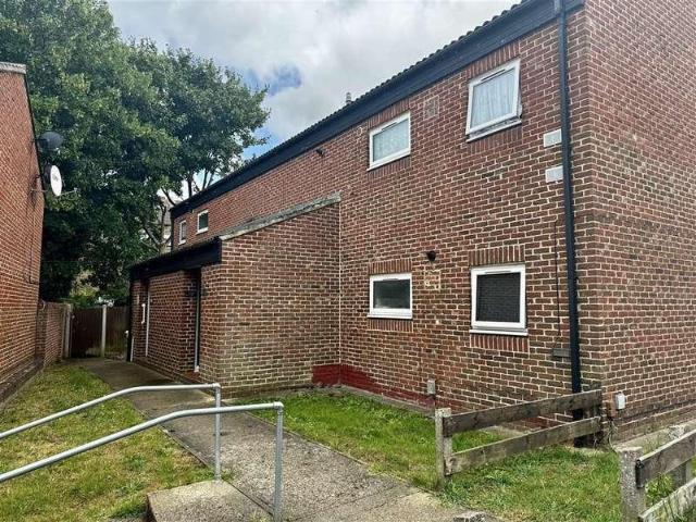 2 bed flat for sale