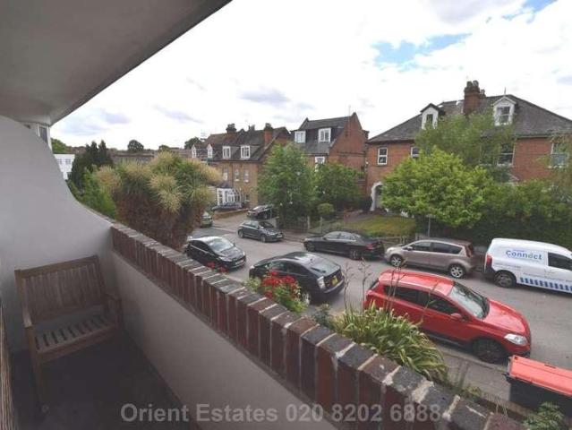 2 bed flat for sale