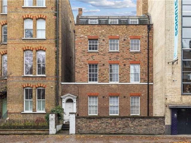 2 bed flat for sale