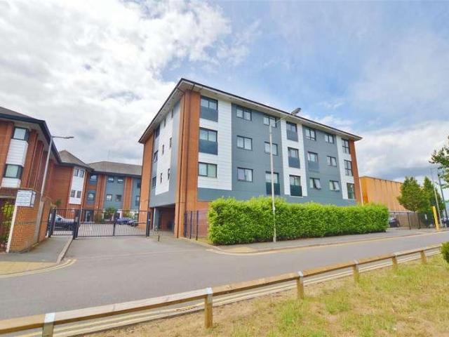 2 bed flat for sale