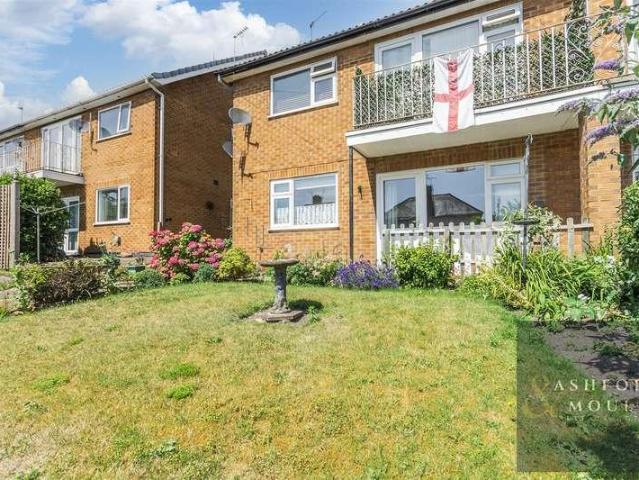 2 bed flat for sale
