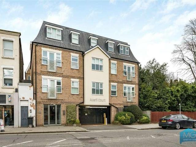 2 bed flat for sale