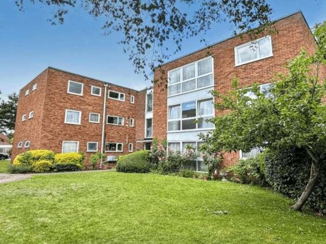 2 bed flat for sale