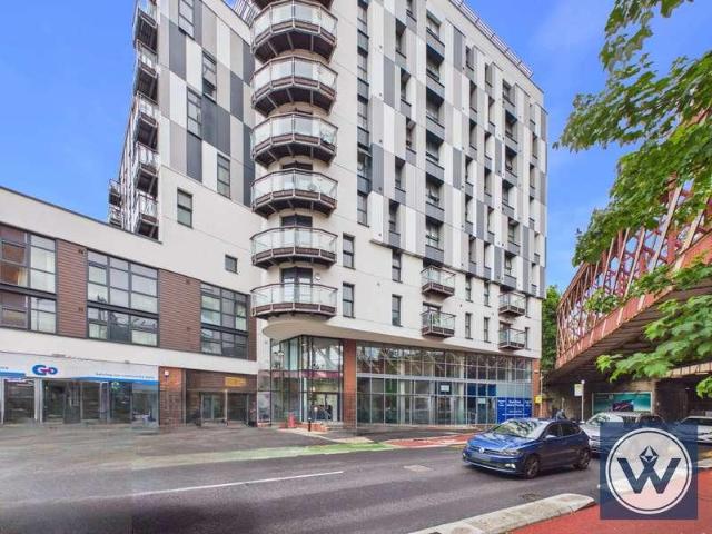 2 bed flat for sale