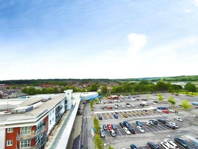 2 bed flat for sale