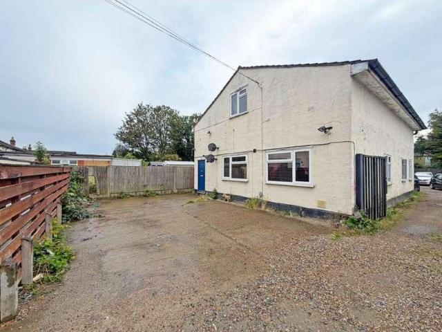 2 bed flat for sale