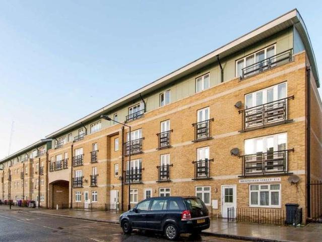 2 bed flat for sale