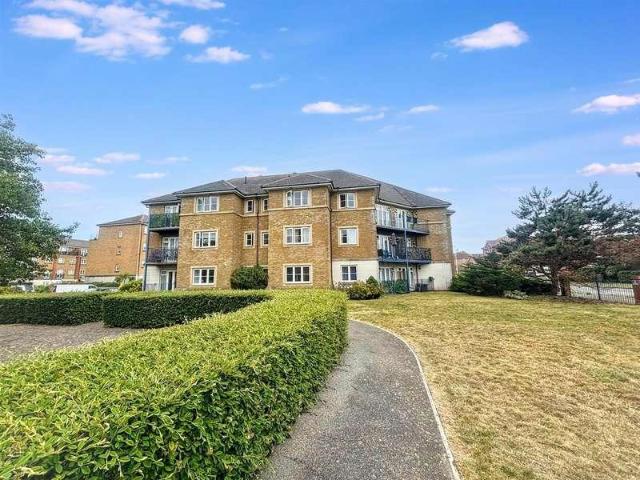 2 bed flat for sale