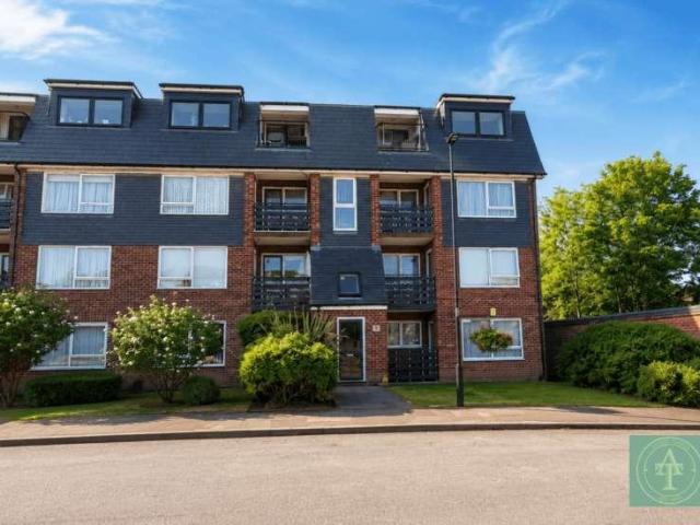 2 bed flat for sale