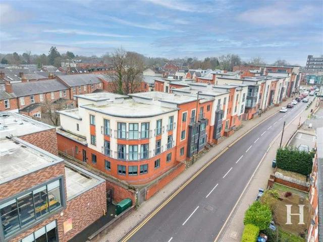 2 bed flat for sale