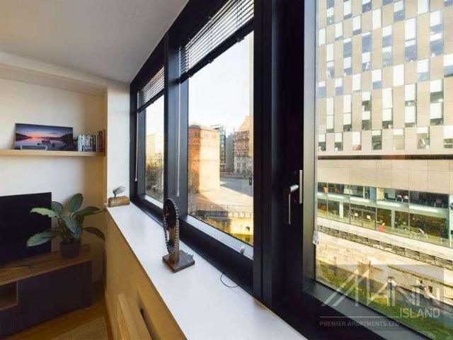 2 bed flat for sale