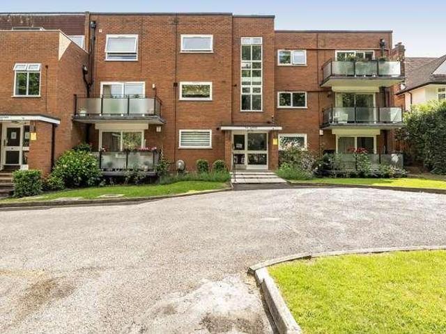 2 bed flat for sale
