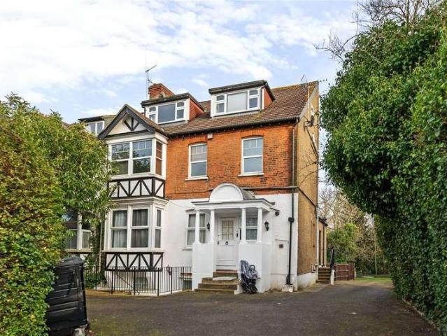 2 bed flat for sale