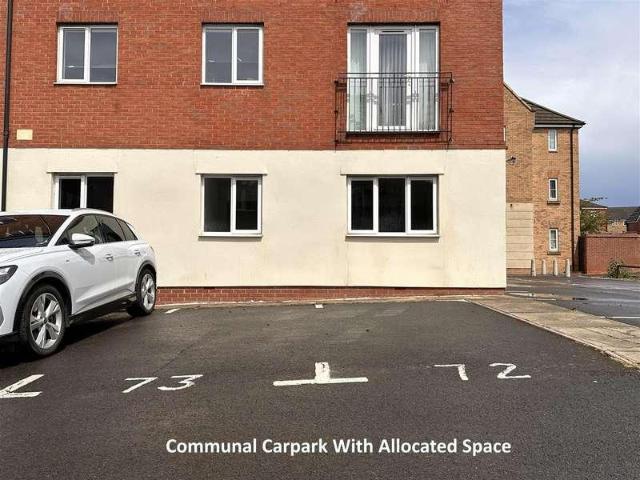 2 bed flat for sale