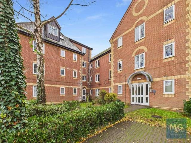 2 bed flat for sale