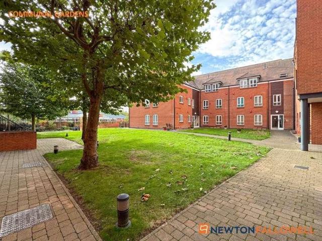 2 bed flat for sale