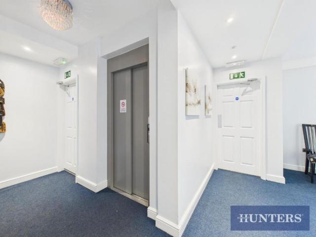 2 bed flat for sale