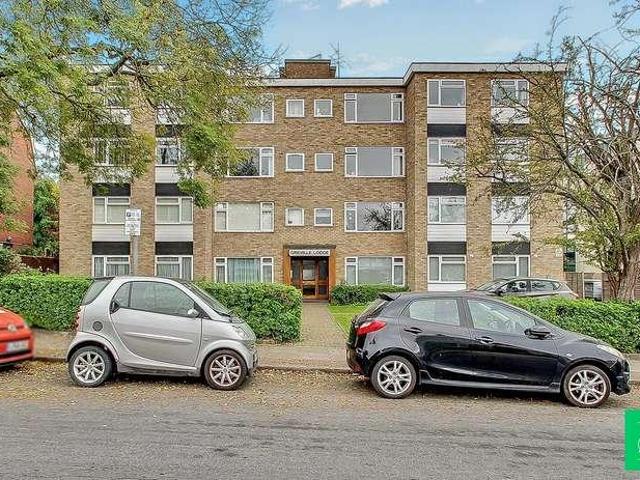 2 bed flat for sale