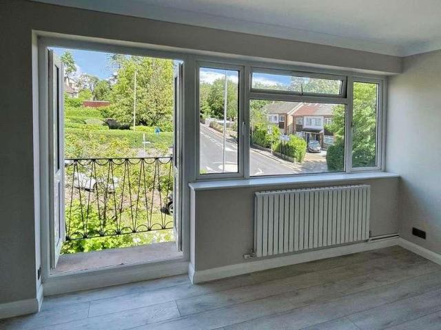2 bed flat for sale