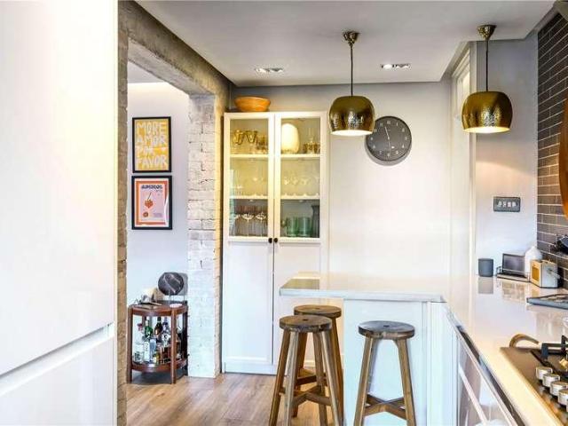 2 bed flat for sale