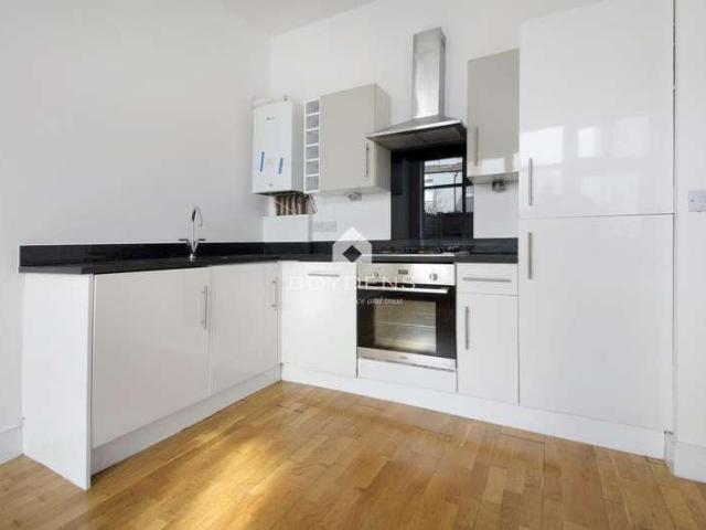 2 bed flat for sale