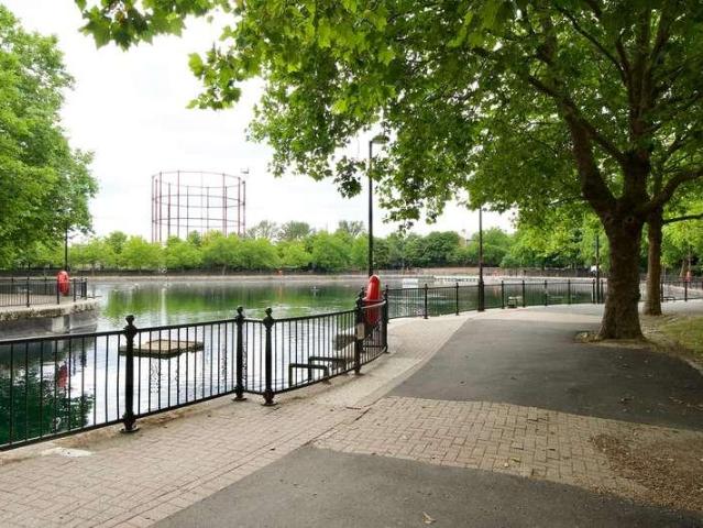 2 bed flat for sale