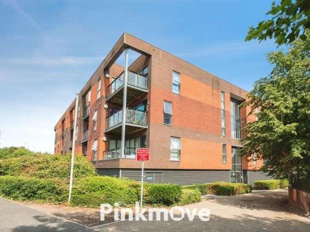 2 bed flat for sale