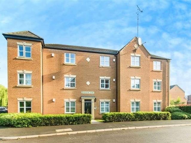 2 bed flat for sale