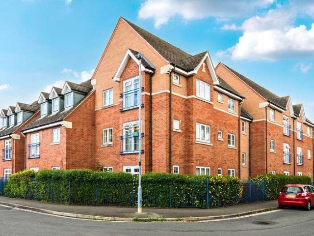 2 bed flat for sale