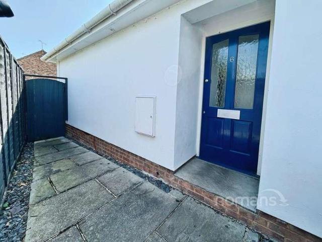 2 bed flat for sale