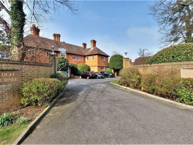 2 bed flat for sale
