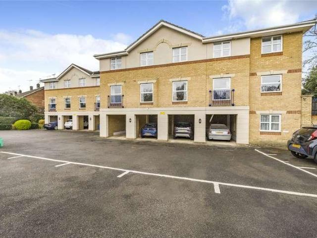 2 bed flat for sale