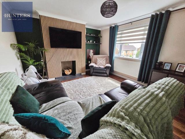 2 bed flat for sale