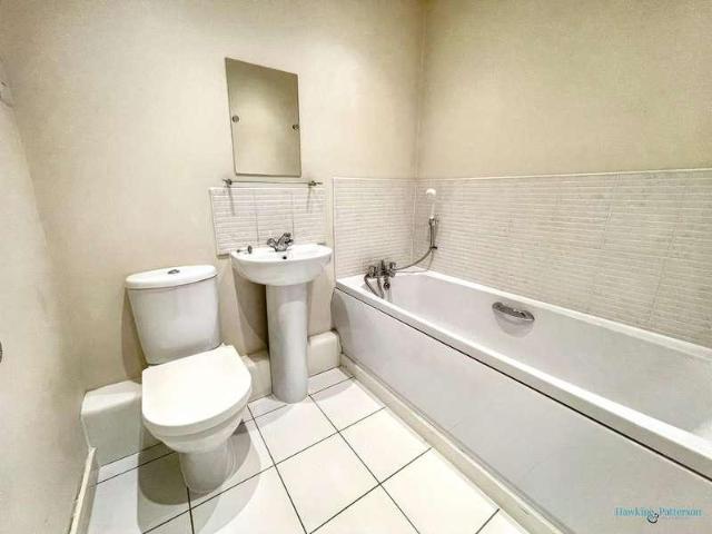 2 bed flat for sale