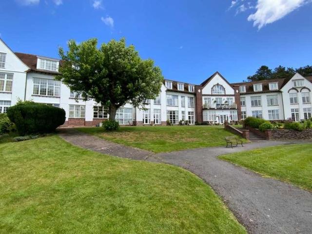 2 bed flat for sale